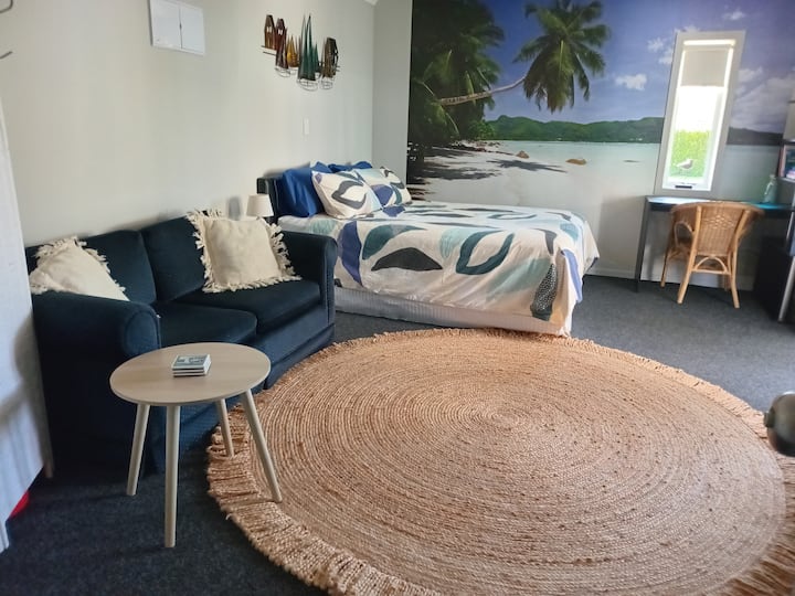 Ocean Breeze Oasis - Waihi