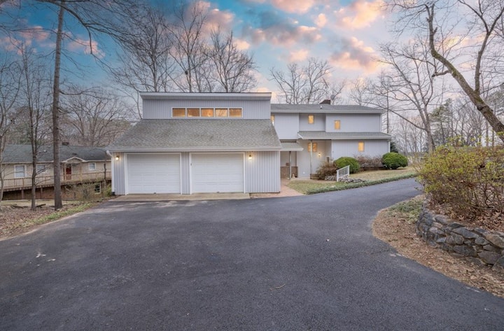 Entire Home, Private Lake Access, Fast Wi-fi - Littleton, NC