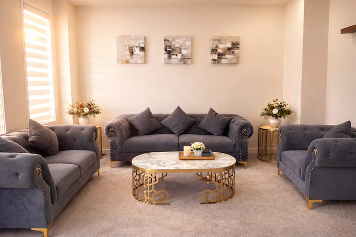 Spacious 4br Retreat | 2 Ensuites | Jacuzzi - Oshawa
