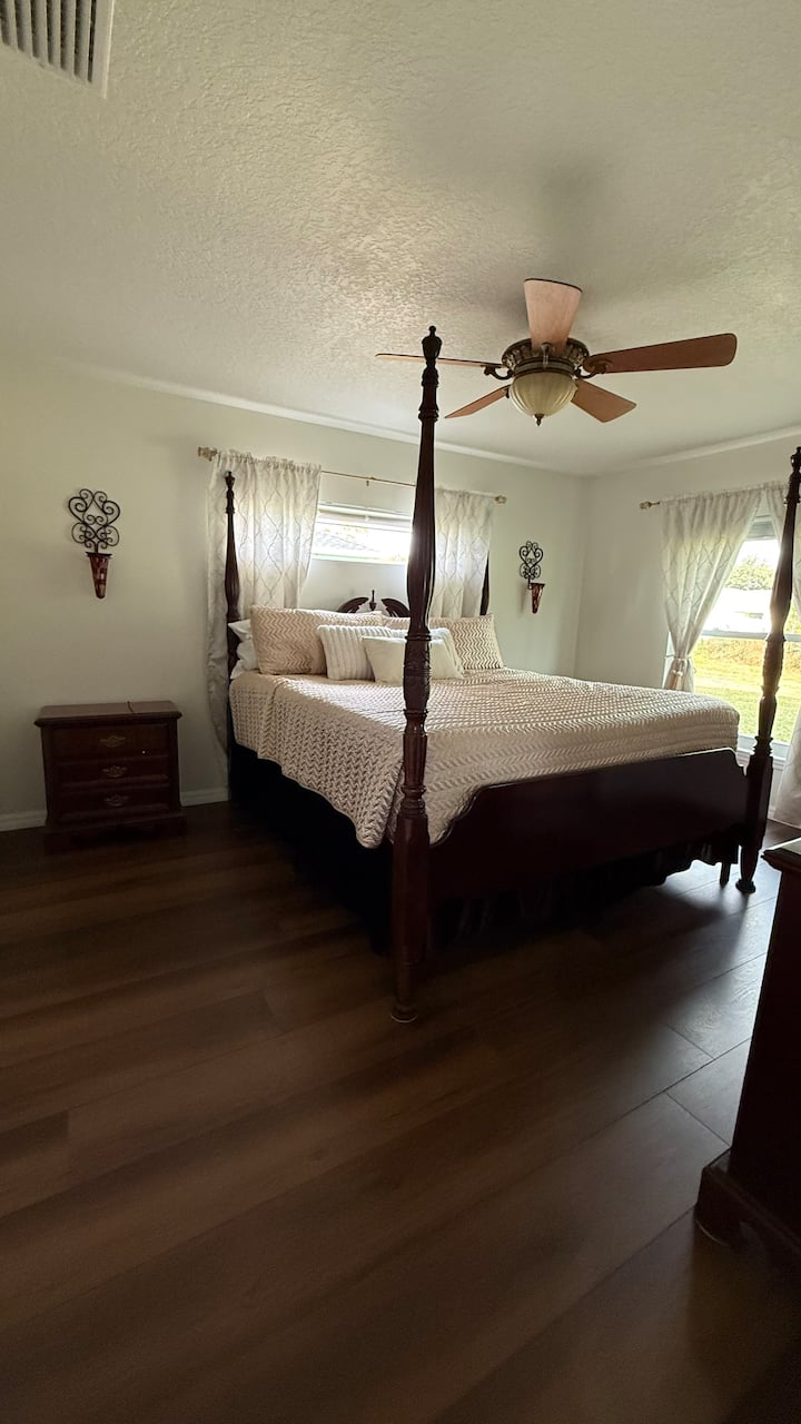 Luxury Space Coast Retreat | Near Ksc - Titusville