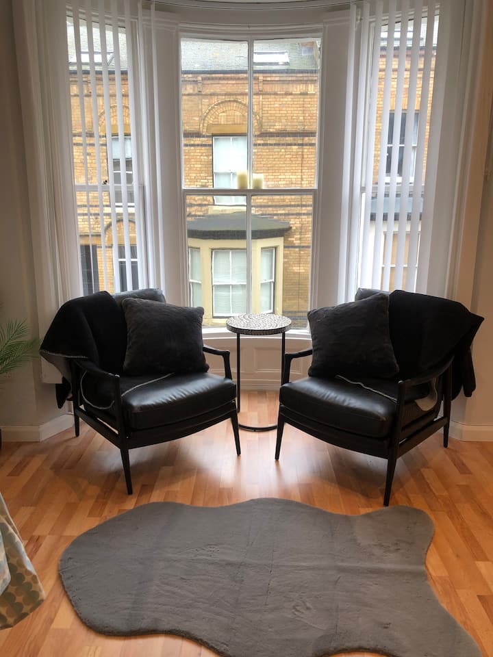 1 Bed Apartment Scarborough - Scarborough