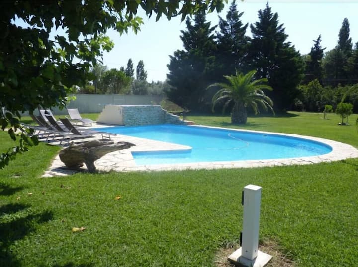 Villa Climatisée Avec Piscine Calme Sans Vis à Vis - Arlés