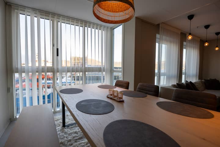 Apartment With Harbour View - Florø