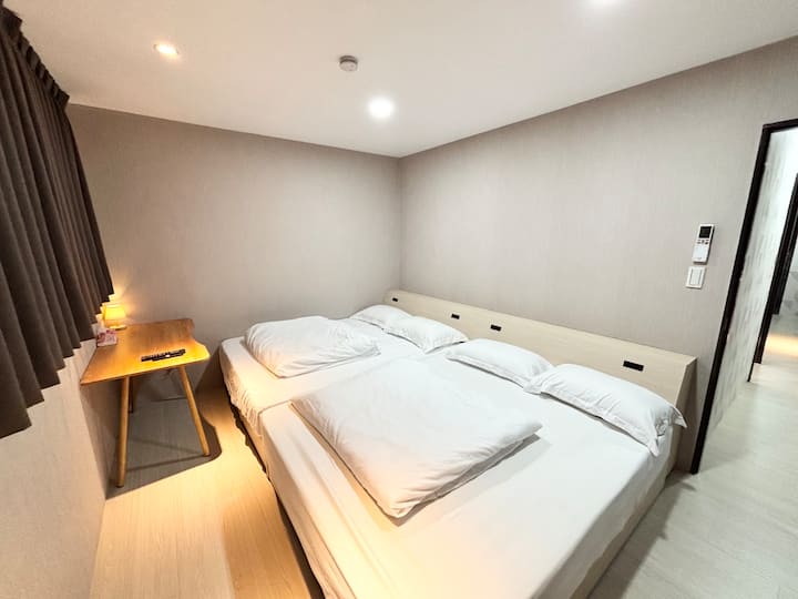 3f-1 台北 西門町(4~8人房)整層大空間/美食商圈/廚房/洗衣機/採光窗戶/鄰近超市、商圈夜市 - 林口區