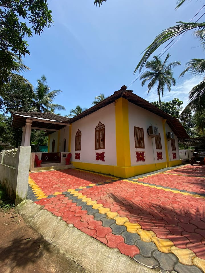 Portuguese Home 5bhk 1.5kms To Betalbatim Beach - Colva