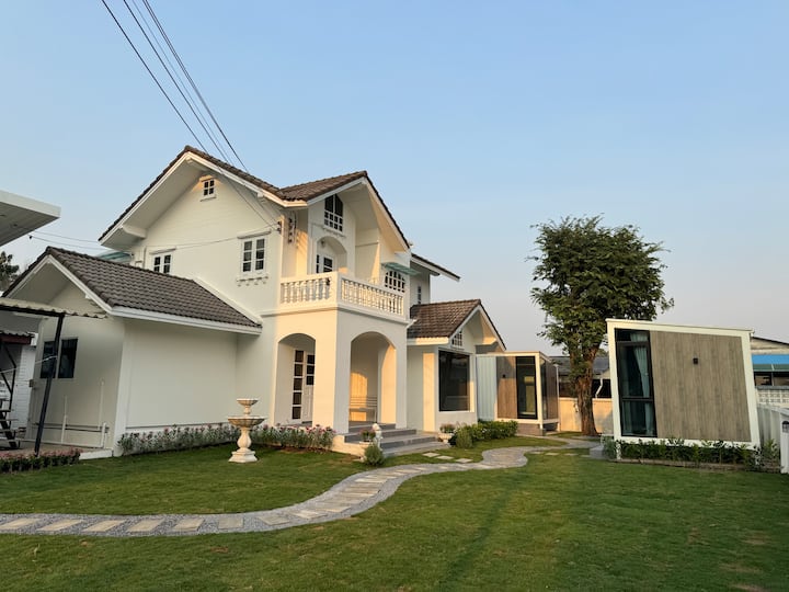 A02房间 曼谷素坤逸路Onnut地区coolplay House 独栋别墅大草坪户外家庭游带娃旅居 - Bangkok