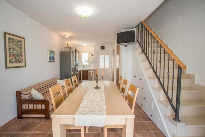Scenic Two Bedroom Villa With Private Pool - Sutivan