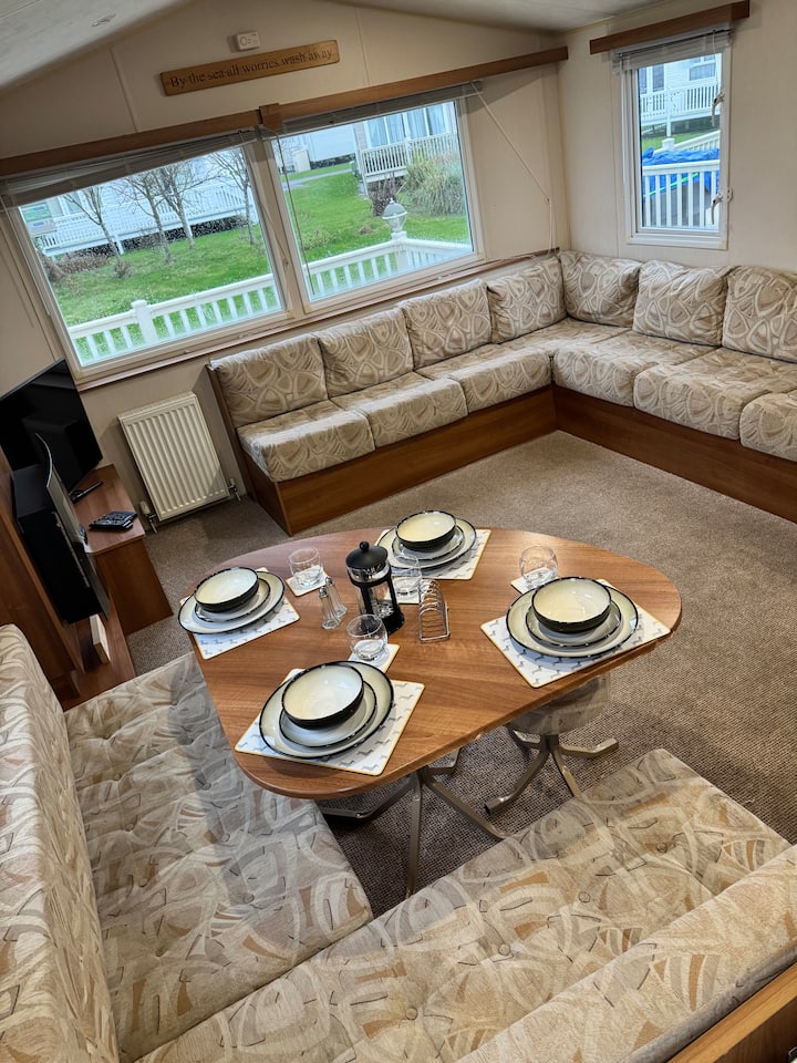 37 Highgrove Hodgelodge - Hunstanton