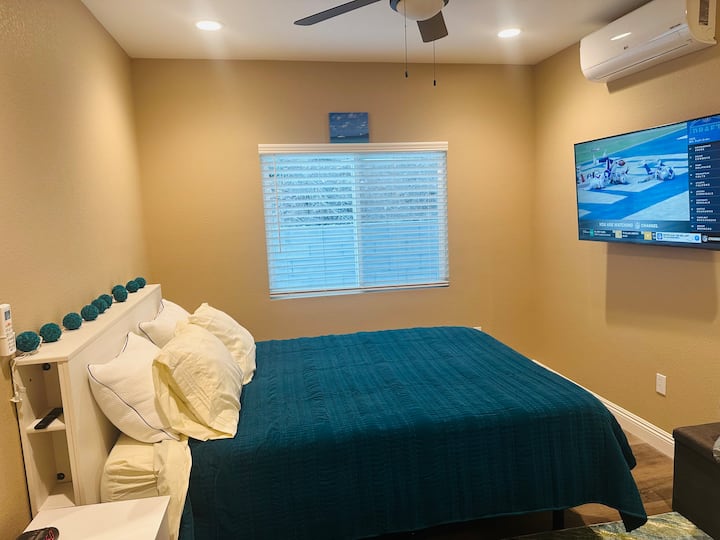 Welcome To Home Away From Home! - San Diego, CA