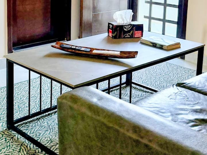 Gourmet Getaway - Unit 1 - Karachi