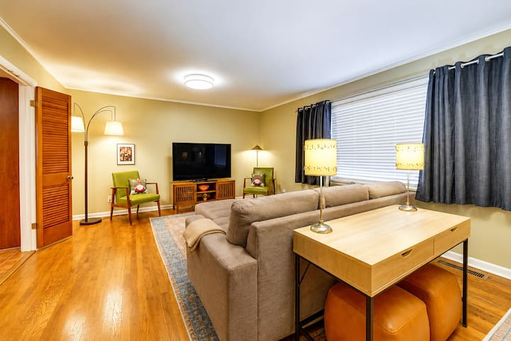 2 Mi To U Of A: Centrally Located Home W/ Patio! - Fayetteville, AR
