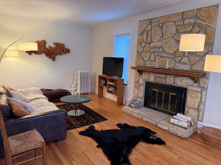 Classic 1907 Meets The 1970s - Minnesota