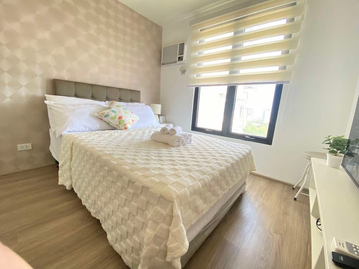 New Cozy Studio @ Themedian-near It Park Pool+wifi - Cebu