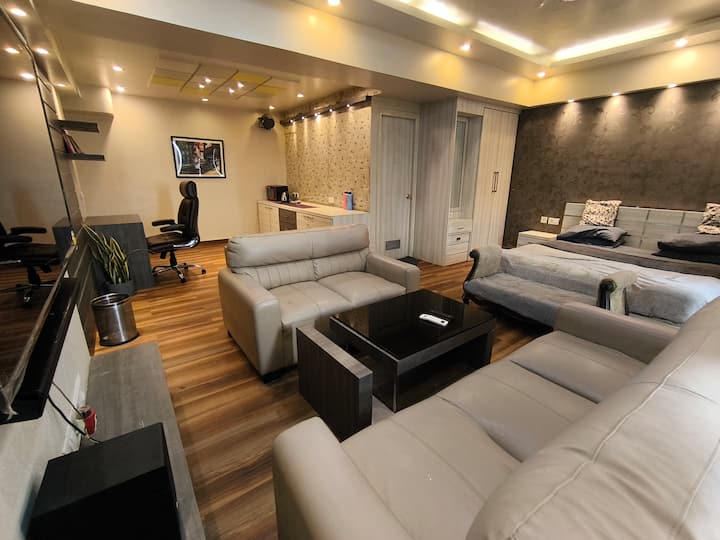 Luxe Studio Apt- Near Airport & Convention Centre - Kolkata
