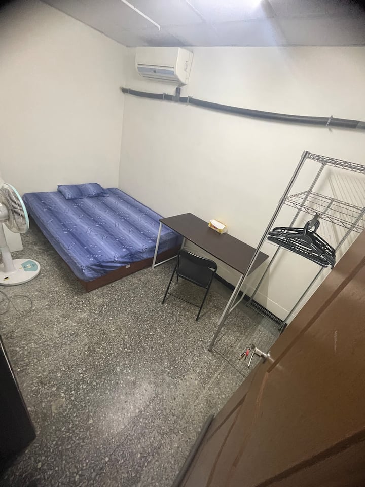 Budget Room Central Location - 융허 구