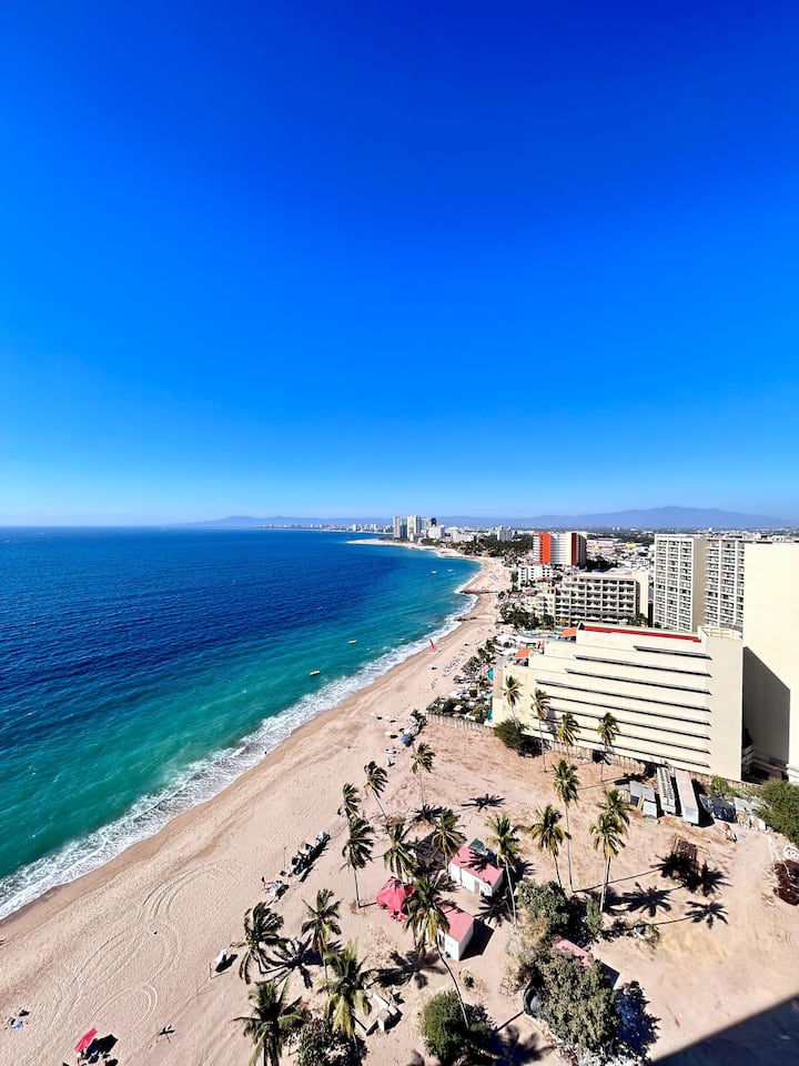 Cozy Beach Front Studio - Harbor 18 Floor - Puerto Vallarta