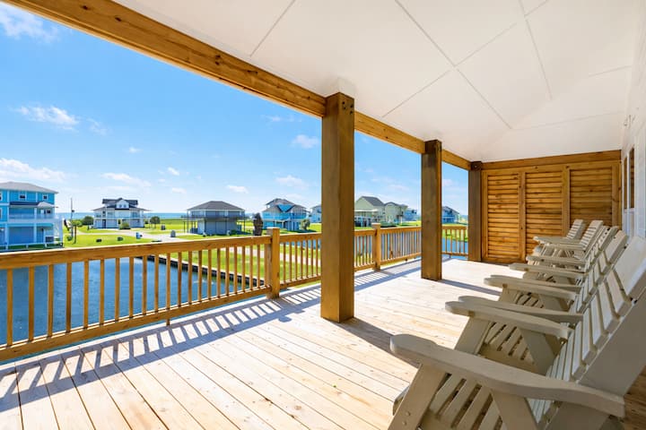Dog-friendly| Ocean Views - Beach Access Sleeps 14 - Texas City, TX
