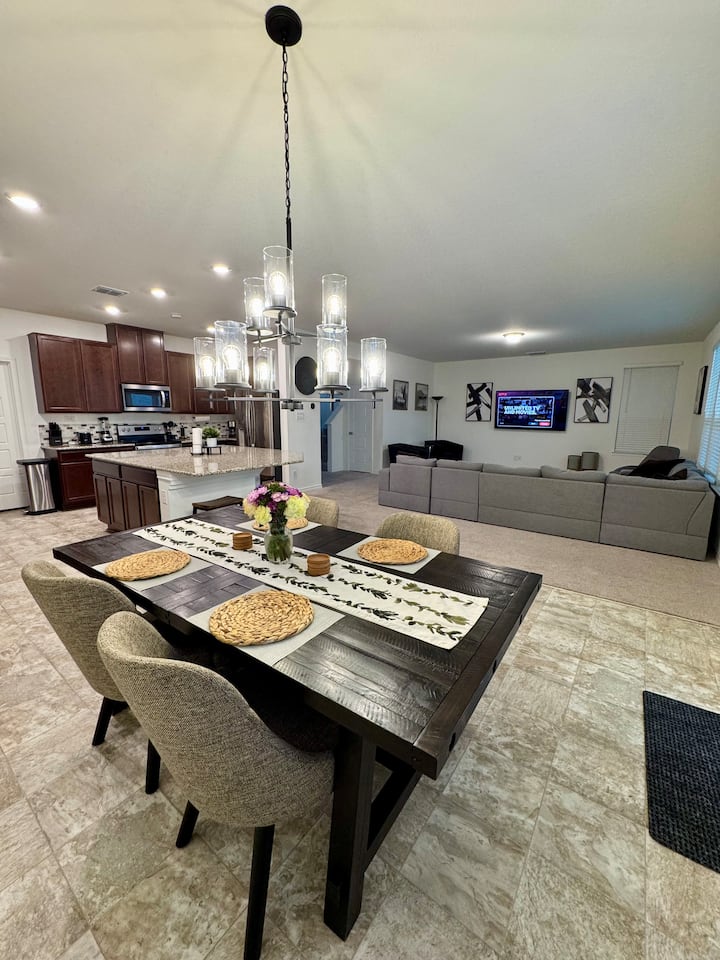 Beautiful Home 4b/2.5b Seaworld/6flags/lafb/shops - 聖安東尼奧