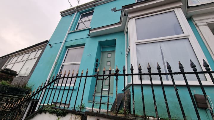 Bed And Blue: Nice House Opposite The Beach - Mumbles