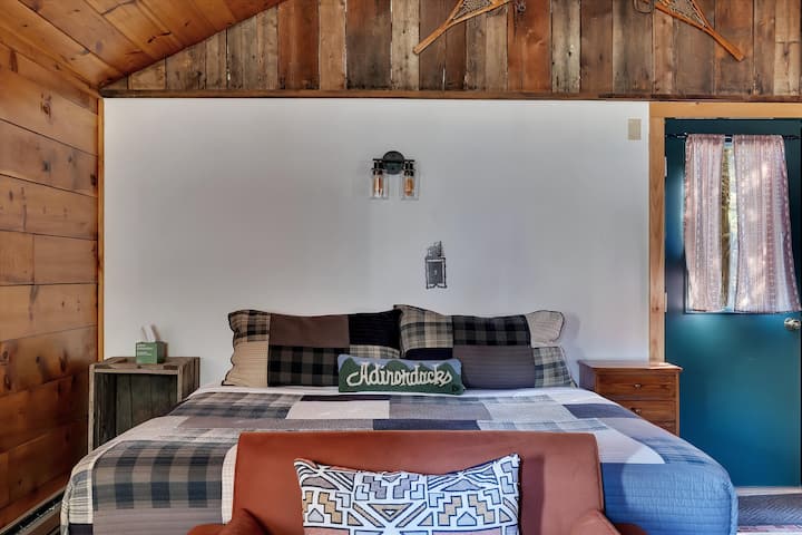 Algonquin Adirondack Cabin - Tabletop Mountain, Keene Valley