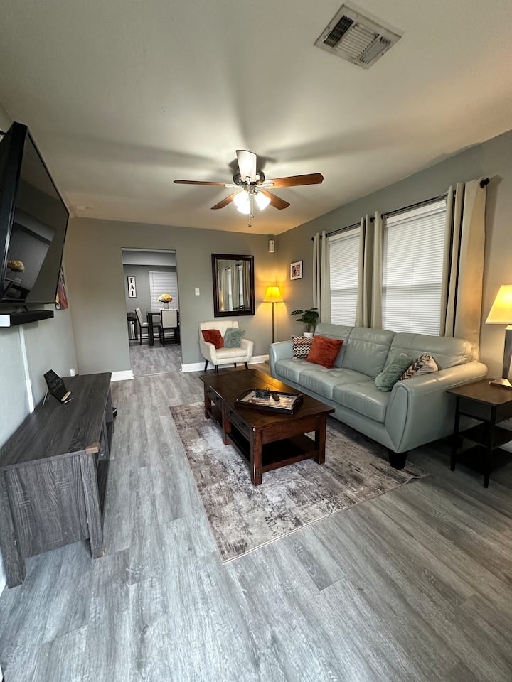 Cozy Gentilly Getaway - New Orleans, LA