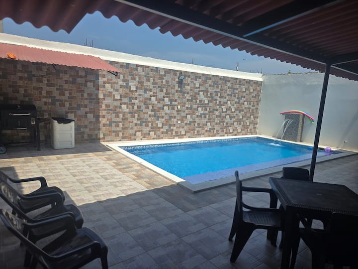 Casa Con Piscina Privada - Soledad
