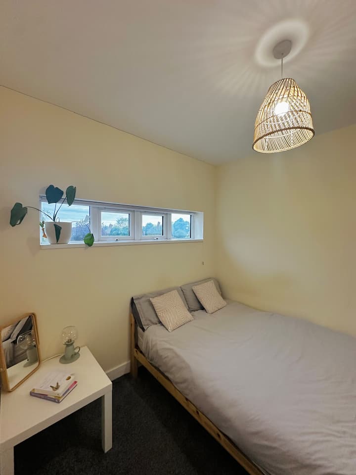 Cosy Double Room In London - Dagenham