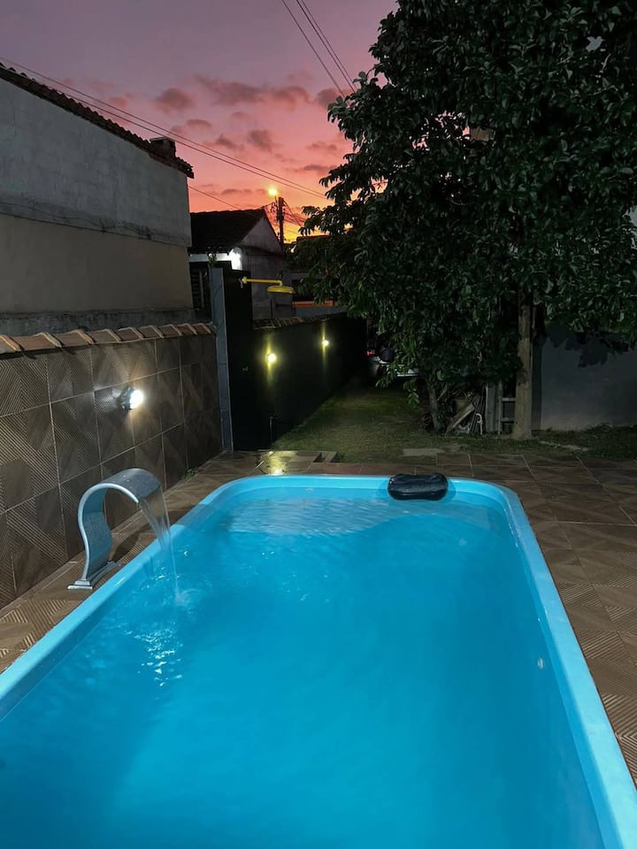 Casa Com Piscina Na Praia De Piratininga Rj - Niterói