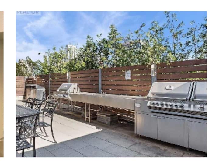 Vibrant  And Lively In Downtown Toronto - Toronto