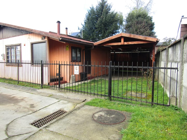 Casa 3 Dormitorios 2 Baños, Estacionamiento. - Valdivia