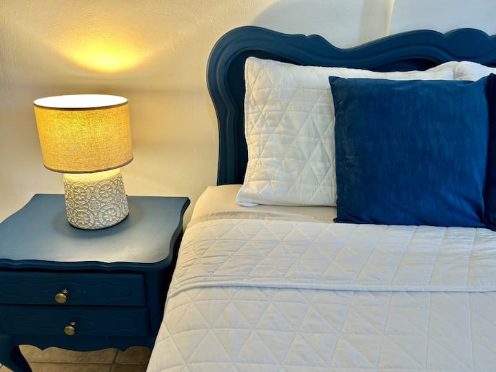 Bright & Spacious W/private Parking – Prime Area - Choloma
