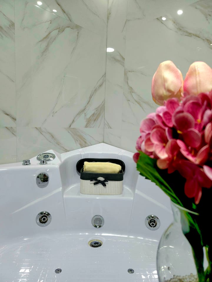 Suite De Lujo Con Jacuzzl Privado - Quito
