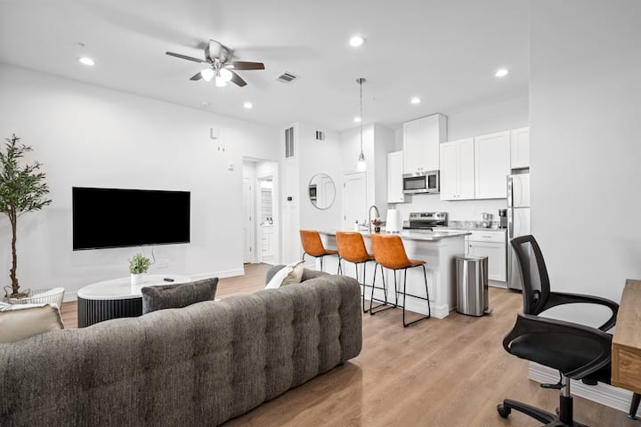 New Build: D: 1br/1ba Modern Condo In Houston - Acres Homes - Houston