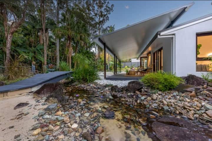 Rainforest Retreat - Palms Room - Buderim