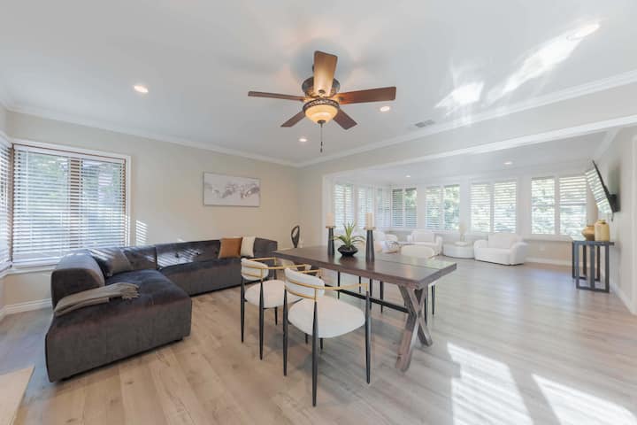 Beautiful House W/ Stylish Interiors & Fenced Yard - Alhambra, CA