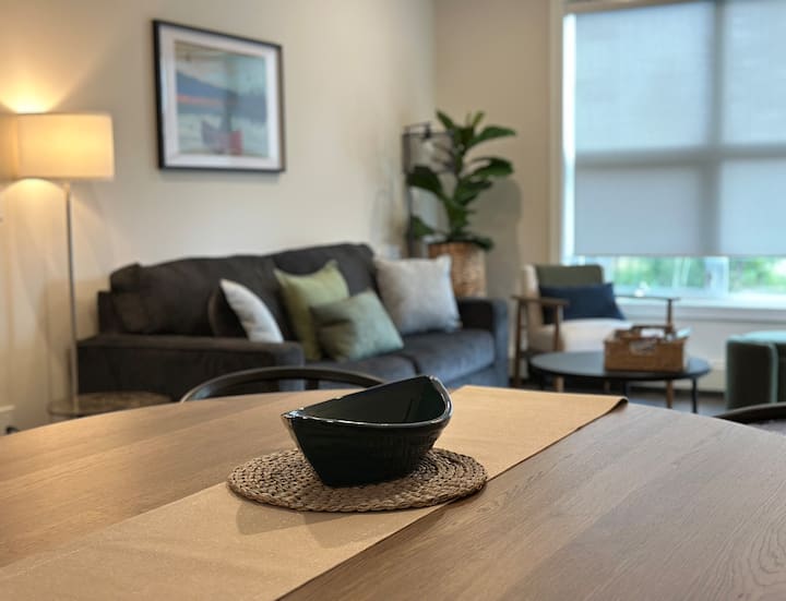 Aston’s Place - 골든