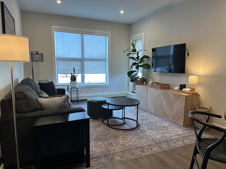 Aston’s Place - Golden