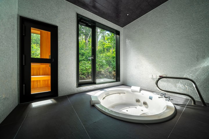 Villa 3 Newly Built Ski-in/ski-out Jacuzzi & Sauna - Hakuba