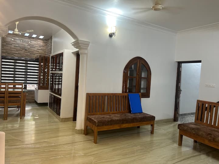 Niharika Homestay - Non Ac Twin Room - Neyyattinkara