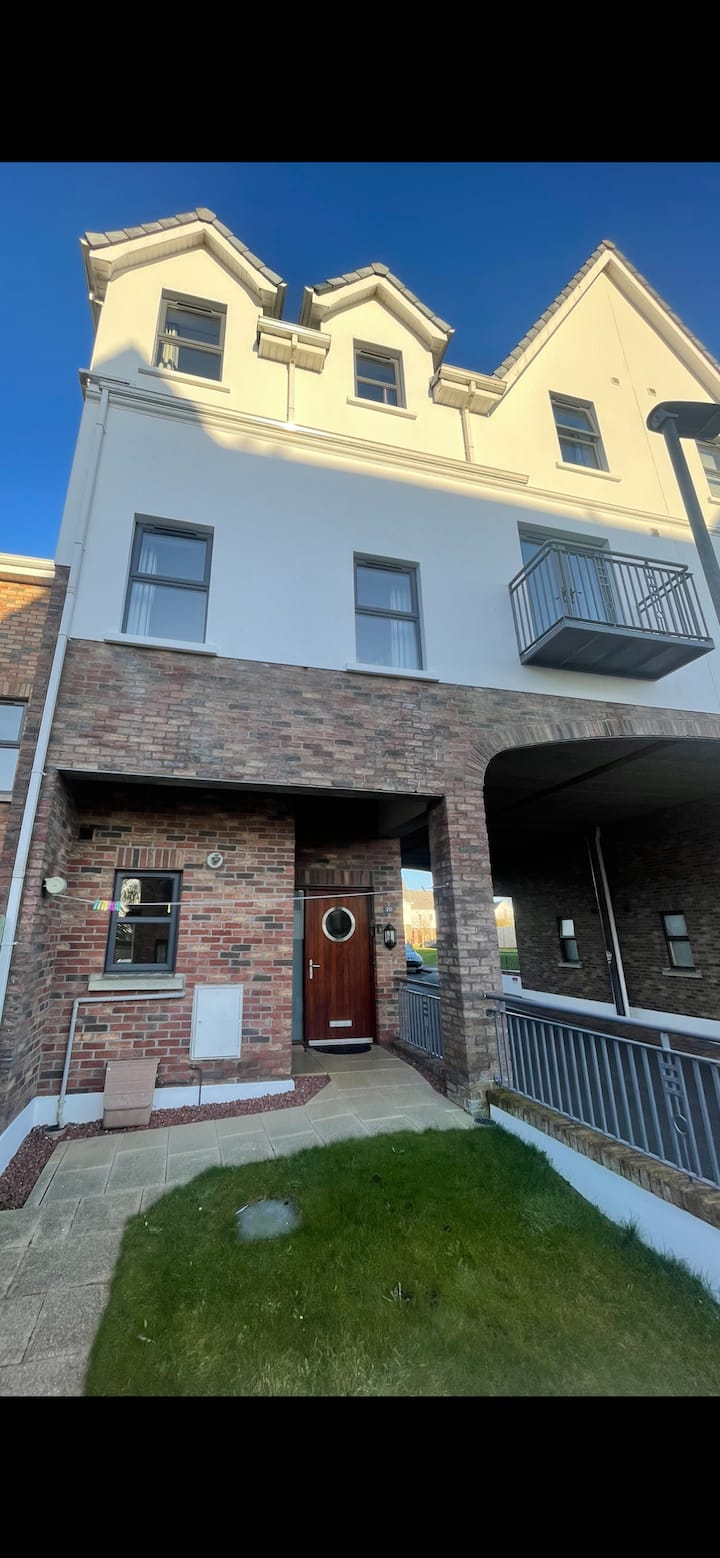 Welcome To Montague - Portstewart