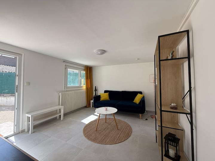 Maison Individuelle, 2 Chambres. - Pérouges