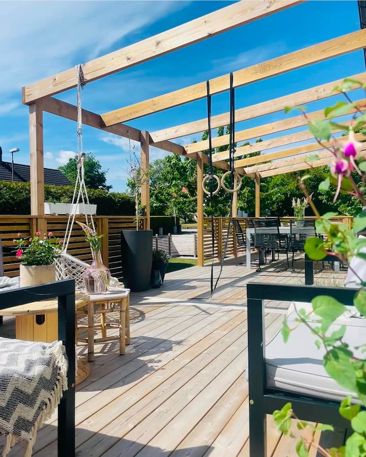 Villa Med 3 Sovrum, 2 Badrum, Trädäck & Trädgård. - Ystad