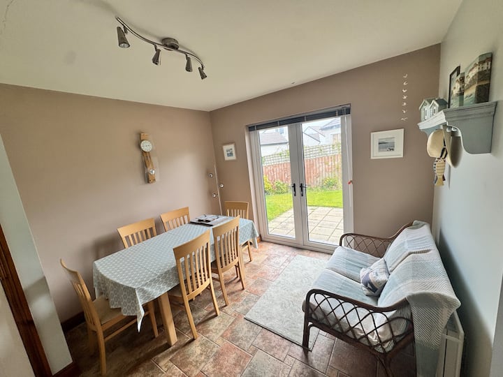 Bungalow - 5 Minute Drive From Royal Portrush - Portstewart