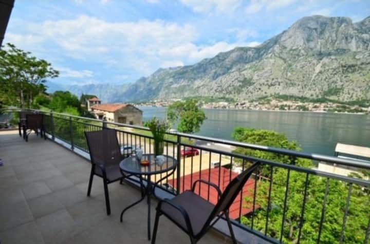 2 - Apartment With Sea View In Kotor - 코토르