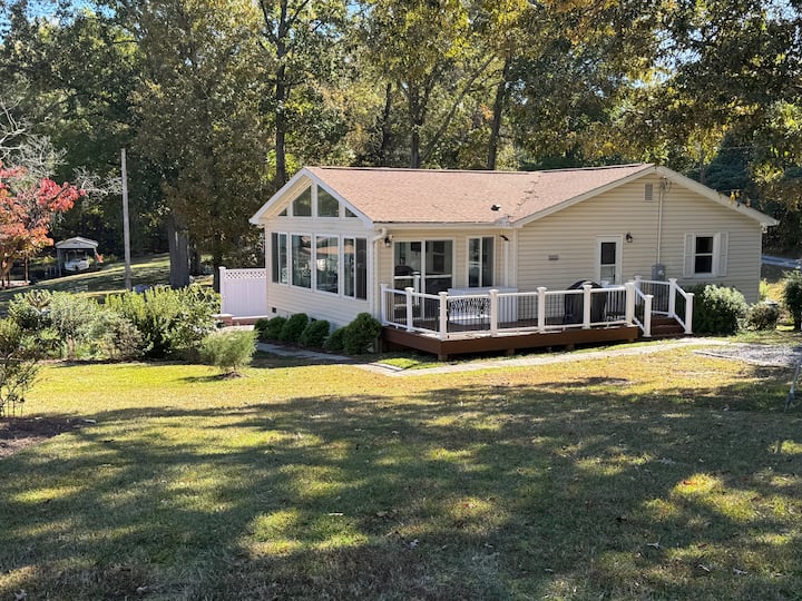 Lakeside Cabin - 가스통 호