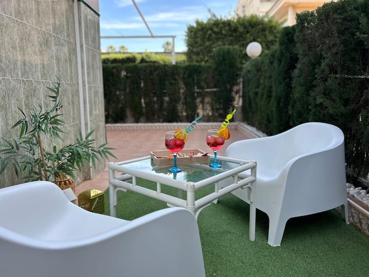 Chalet Adosado Con Terraza - Santa Pola