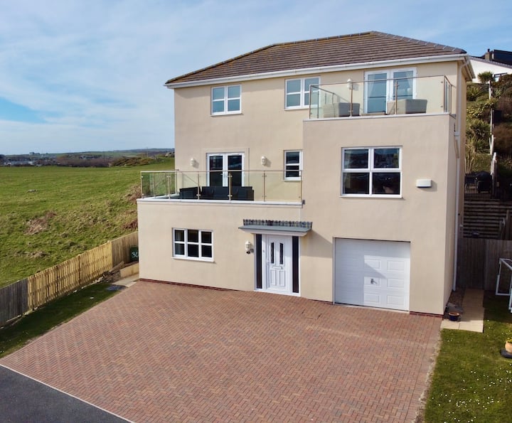The Rise-5 Bed-family-beach-home - Trearddur Bay