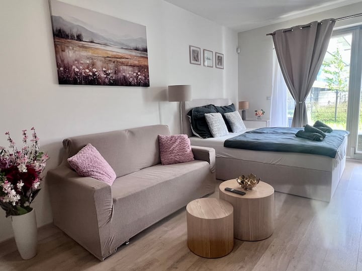 New Garden Studio With Free Parking & Ac - Prága
