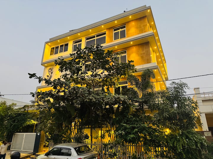 Luxe’ 5bhk Villa-jacuzzi Gym Ht - Telangana