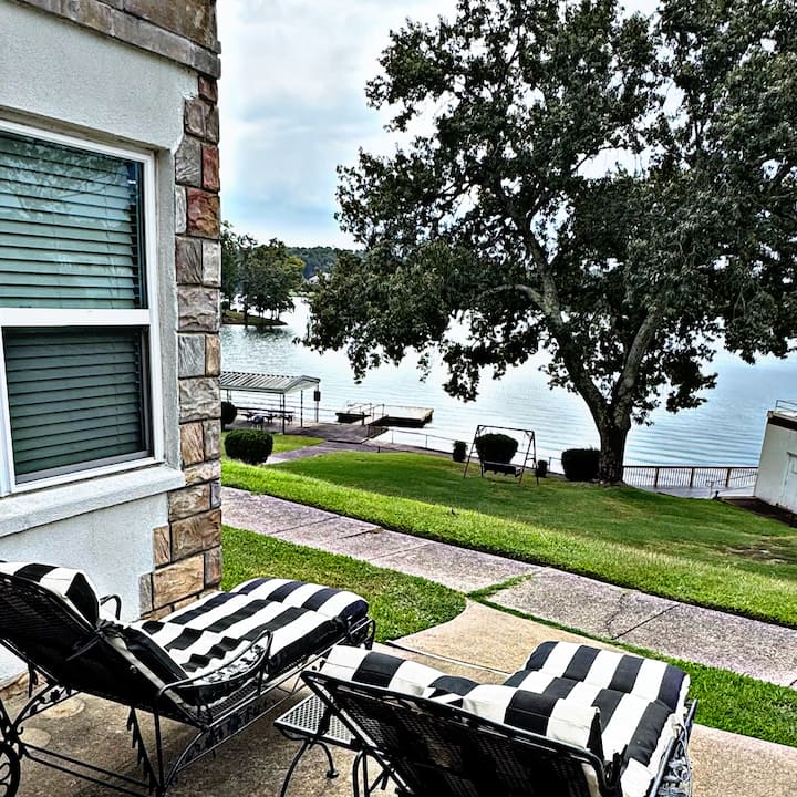 Lakefront Condo W/ Boat Slip - Hot Springs, AR